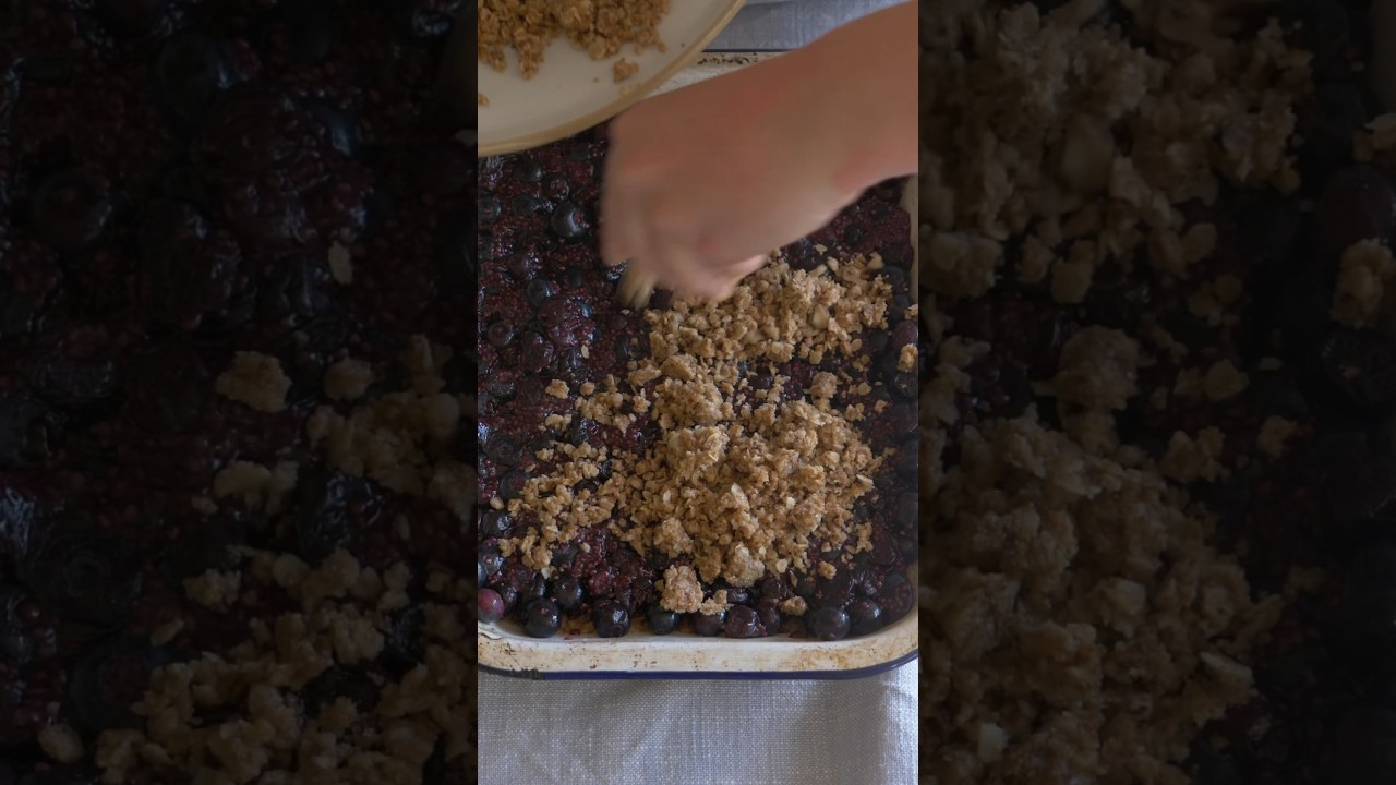 How to Make a Delicious Upside-Down Blueberry Crumble: A Step-by-Step ...