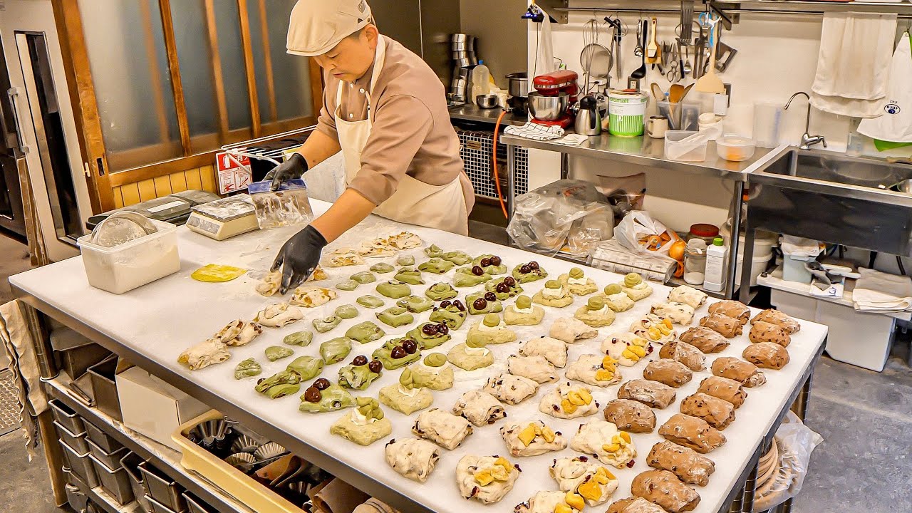 Exploring a 170-Year-Old Traditional House Bakery Cafe Owned by a ...